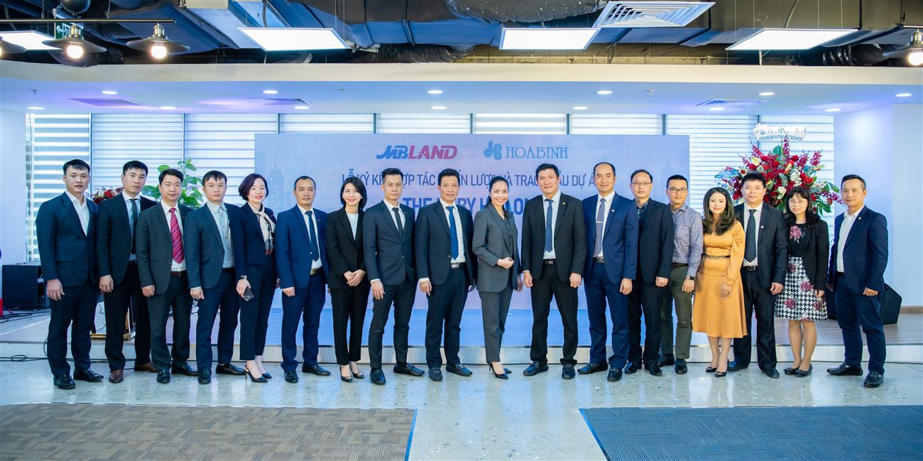 HÒA BÌNH VÀ MBLAND HOLDINGS KÝ KẾT HỢP ĐỒNG HỢP TÁC CHIẾN LƯỢC